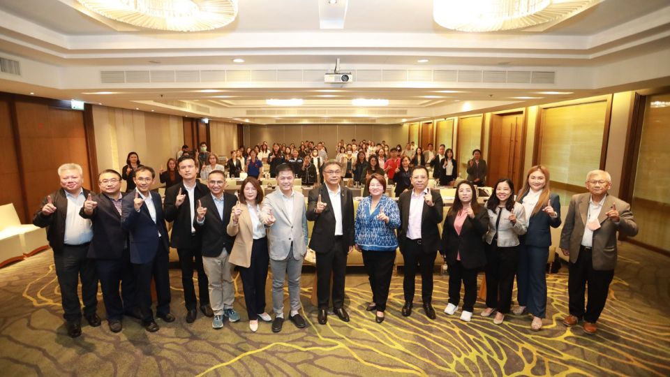 กนอ. จับมือ ส.อ.ท. ขับเคลื่อนมาตรฐาน Eco Factory for Waste Processor